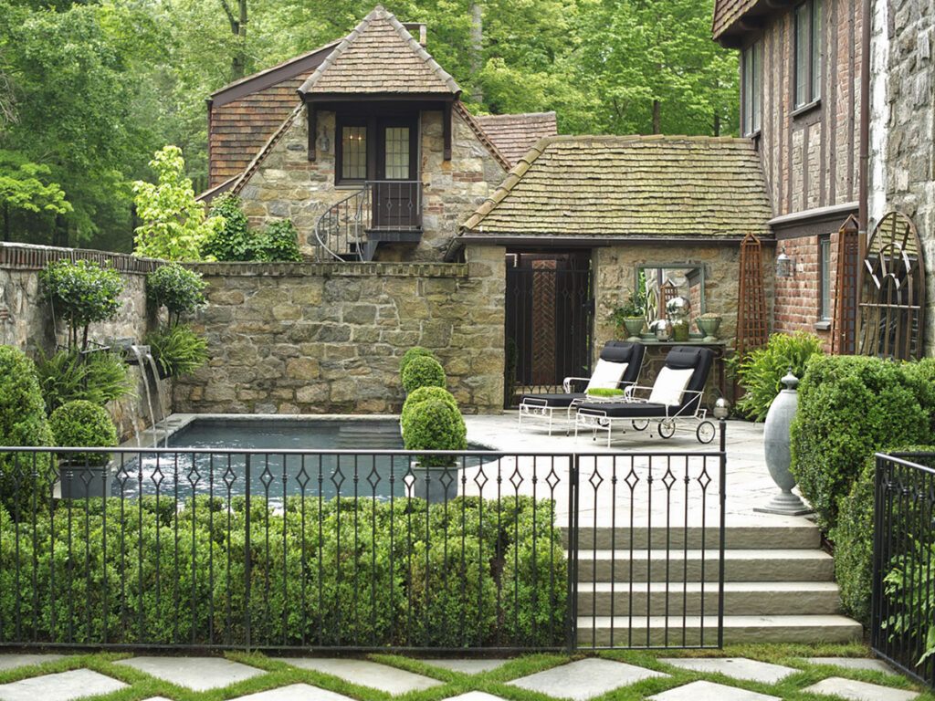 New Classic Courtyard - Glengate Company